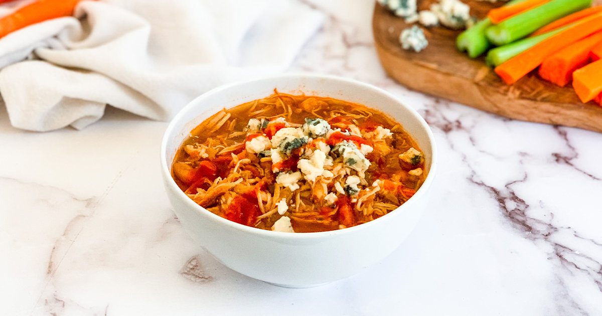 Healthy Slow-Cooker Buffalo Chicken Chili Recipe | Hungry Girl