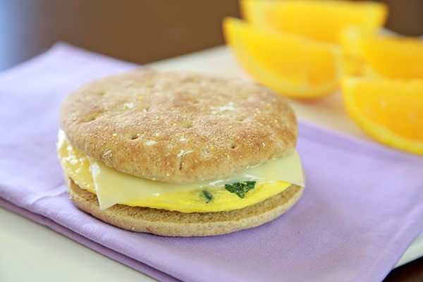 Cheesy Veggie-Boosted B-fast Sandwich | Hungry Girl