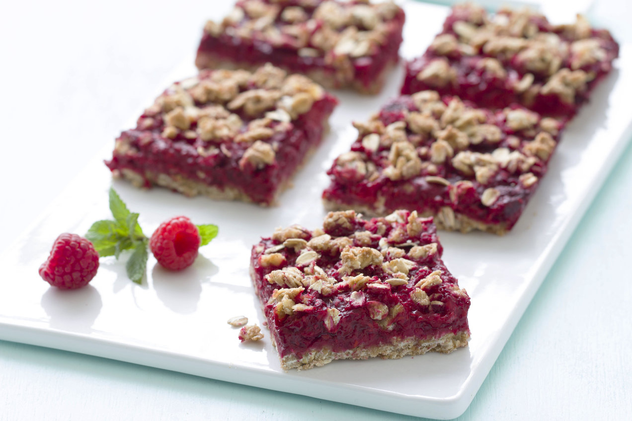 All-Natural Dessert Recipe: Raspberry Streusel Bars | Hungry Girl