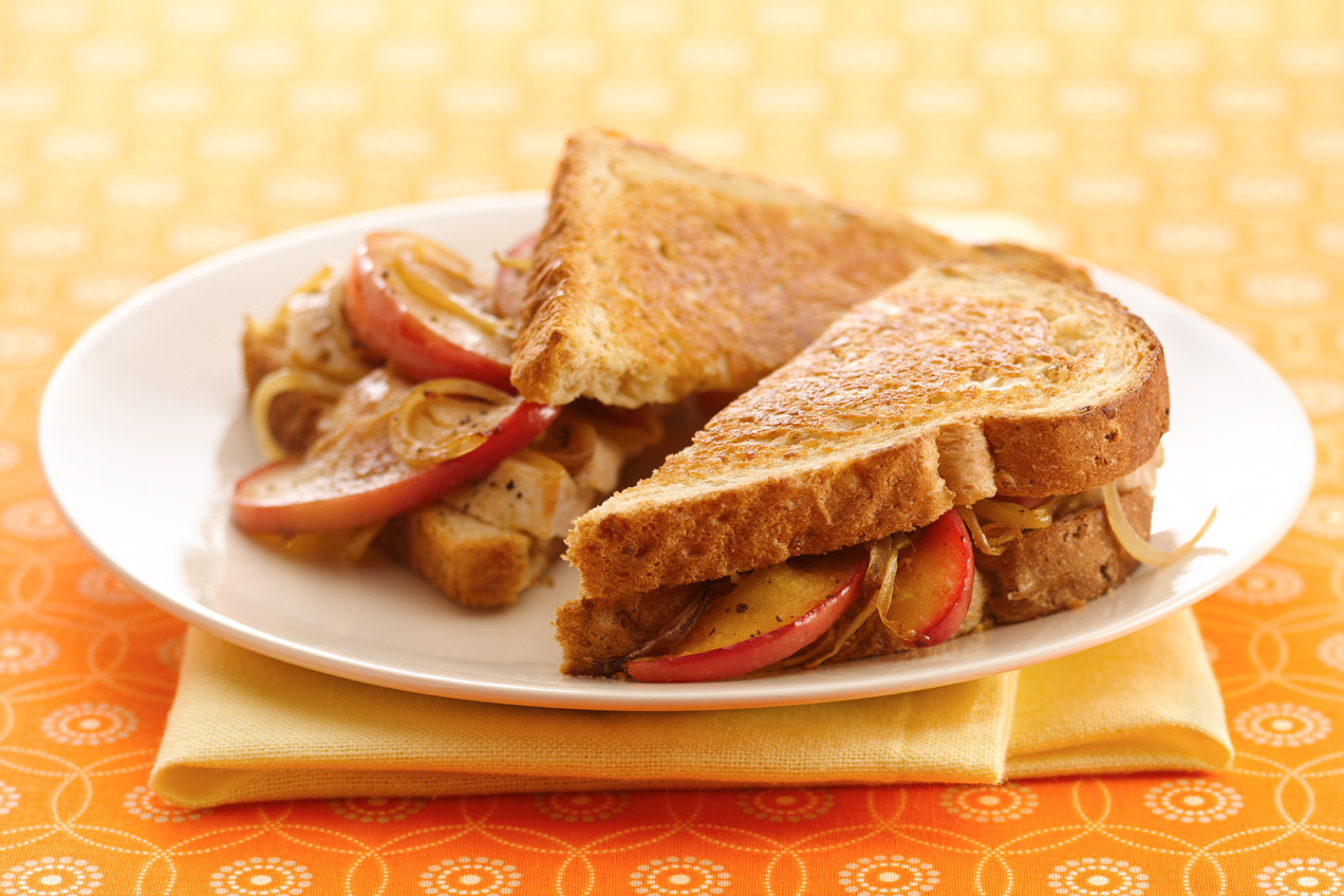 Grilled Fuji-n-Chick 'Wich | Hungry Girl