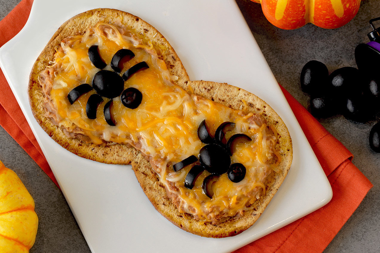 Healthy Halloween Snack Recipe: Flatout Tarantuladas | Hungry Girl
