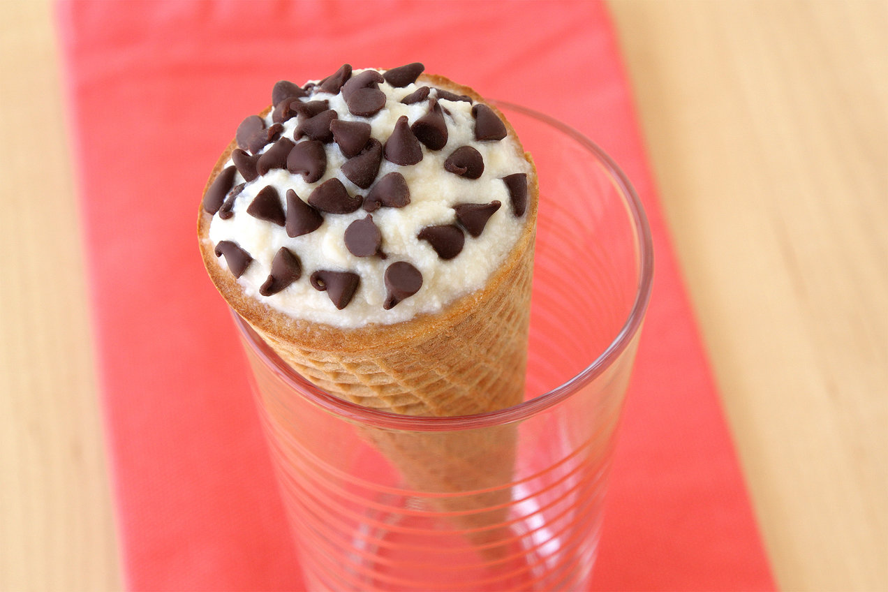 Too-EZ Cannoli Cone | Hungry Girl