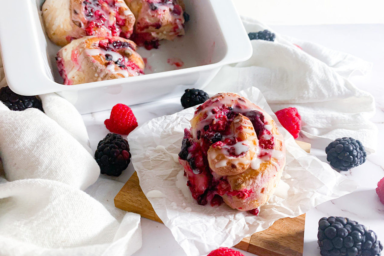 Healthy Air-Fryer Berry Sweet Rolls Recipe | Hungry Girl