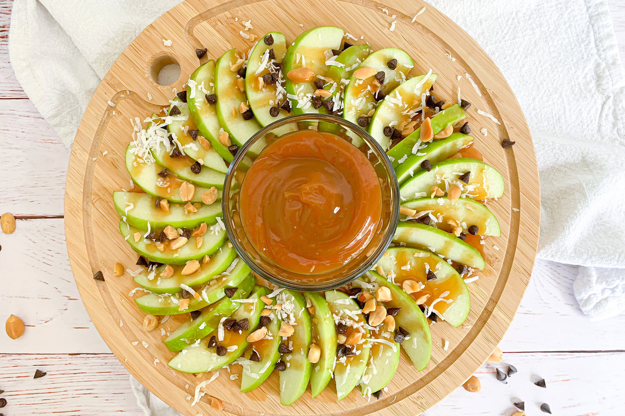 Easy Caramel Apple Nachos Snack Recipe | Hungry Girl