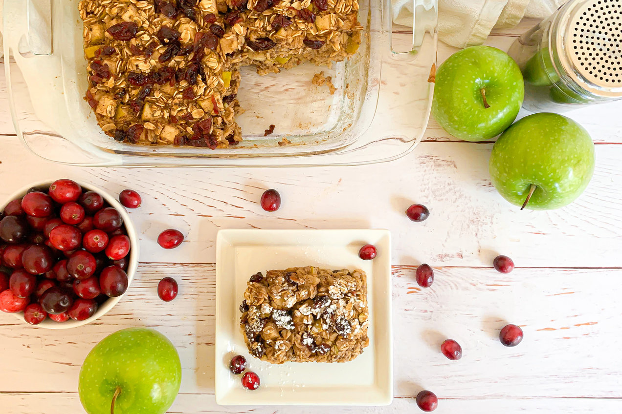 Make-Ahead Breakfast: Apple Cranberry Baked Oatmeal Recipe | Hungry Girl