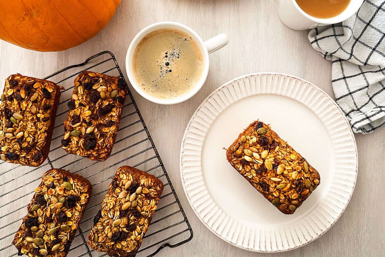 Healthy Pumpkin Spice Baked Oatmeal Recipe | Hungry Girl
