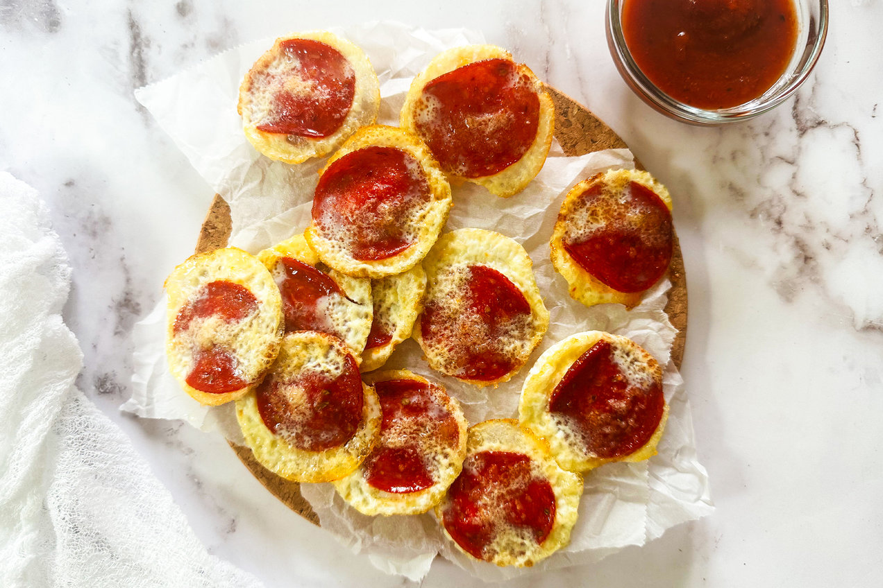 3-Ingredient Low-Carb High-Protein Pepperoni Chips Recipe | Hungry Girl