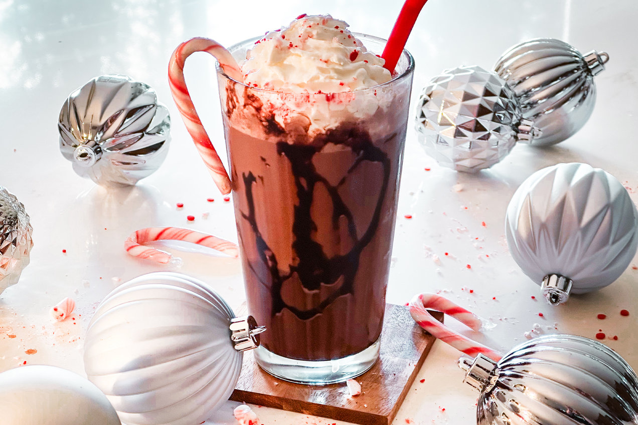 Low-Sugar Starbucks Peppermint Mocha Frappuccino Swap Recipe | Hungry Girl
